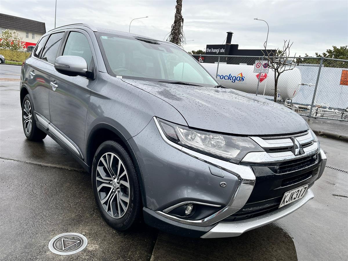 2017 Mitsubishi Outlander VRX 2.3D/4WD/6AT Station Wagon Automatic for ...